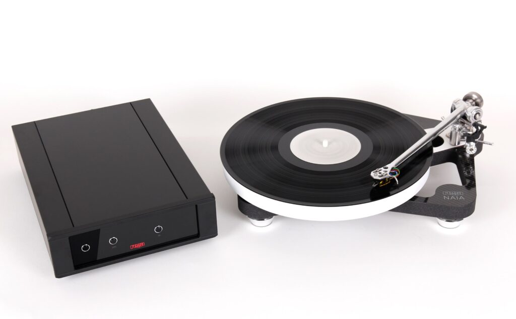 Rega Naia Reference Turntable - Hifi Lounge